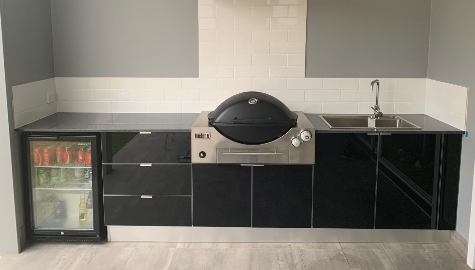 Weatherproof Outdoor Kitchens - Outdoor Kitchens R Us